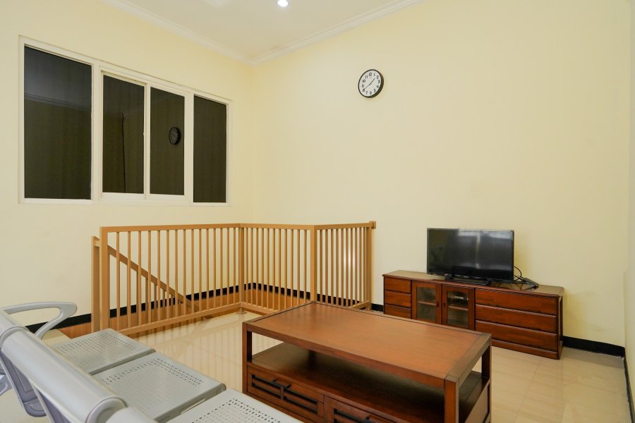 Kost Pink Putri Single Siwalankerto • - Kost Surabaya