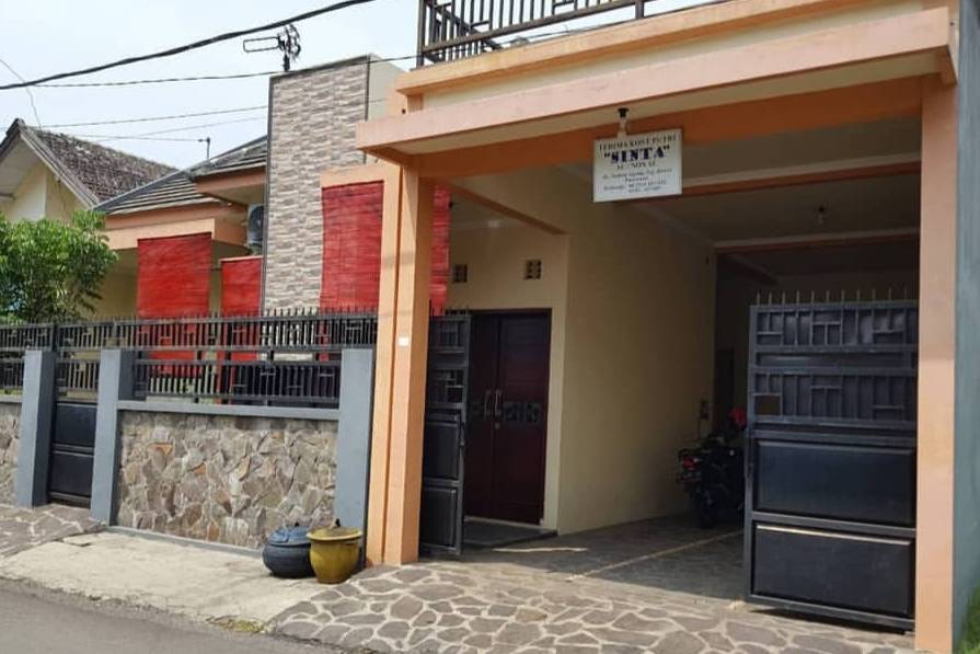 KOS PUTRI SINTA PASURUAN - Kost